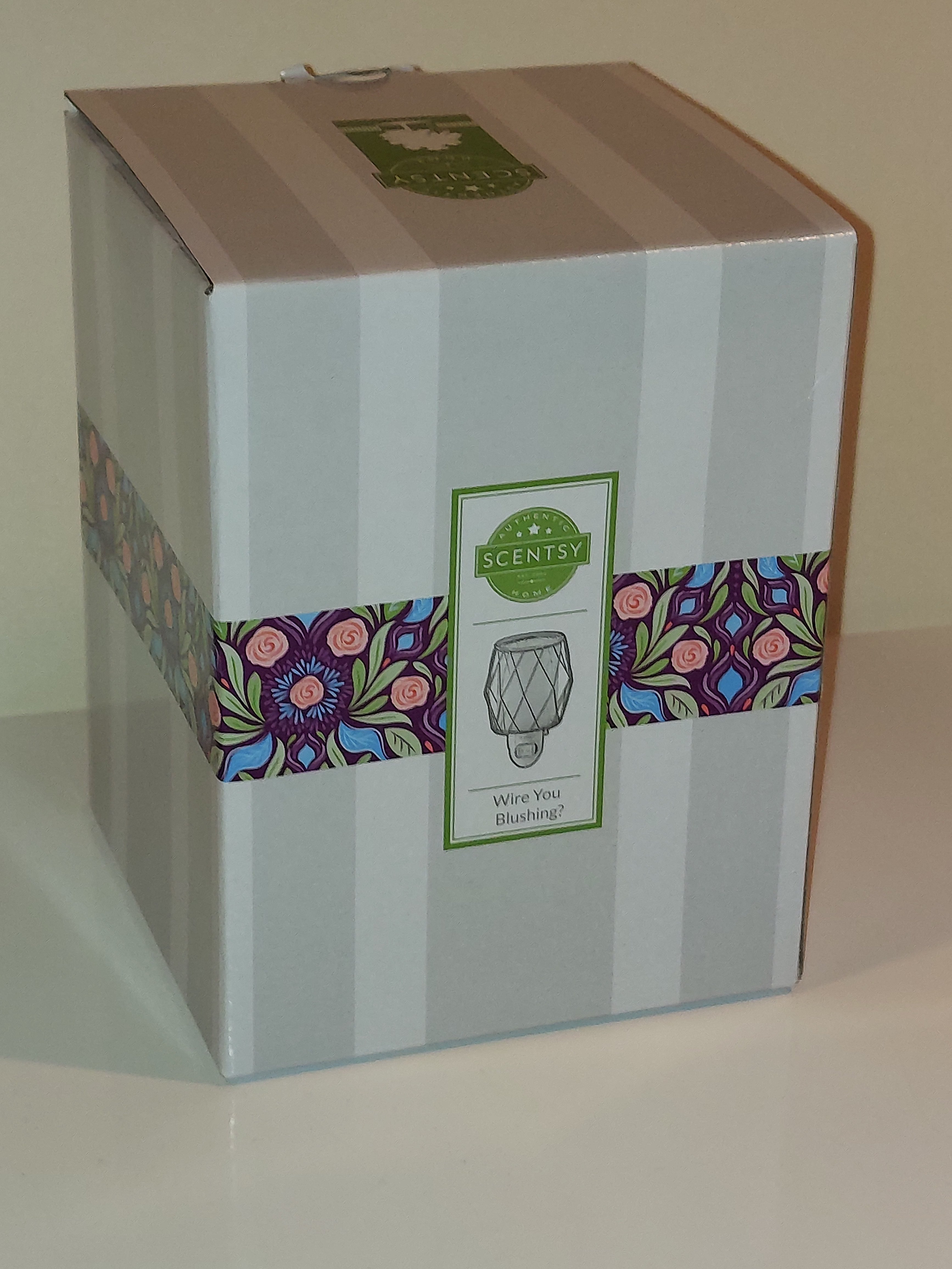 Wire You Blushing? Warmer from Scentsy – Review – Versatileer